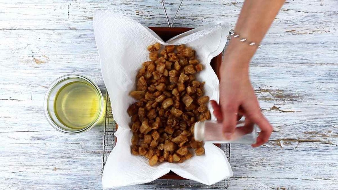 Homemade Crunchy Pork Scratchings With Lard